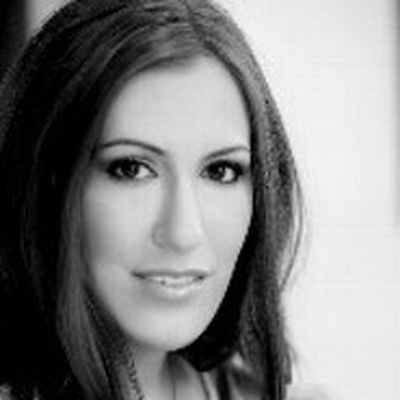 Alexandra Monir: Lebenslauf, Bücher und Rezensionen bei LovelyBooks