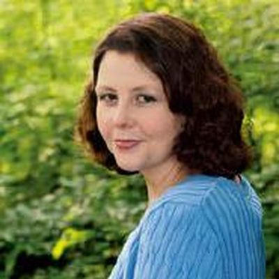 Jennifer Estep: Lebenslauf, Bücher und Rezensionen bei LovelyBooks