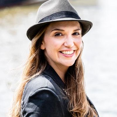 Tanya Stewner: Lebenslauf, Bücher und Rezensionen bei LovelyBooks